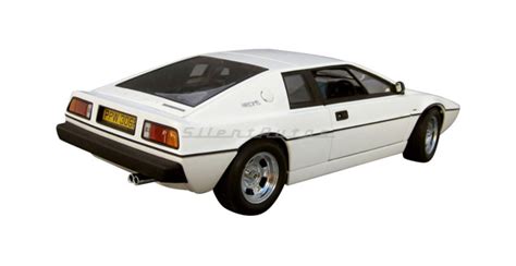 AUTOart 75300 Lotus Esprit Type 79 James Bond 1976 White 1 18