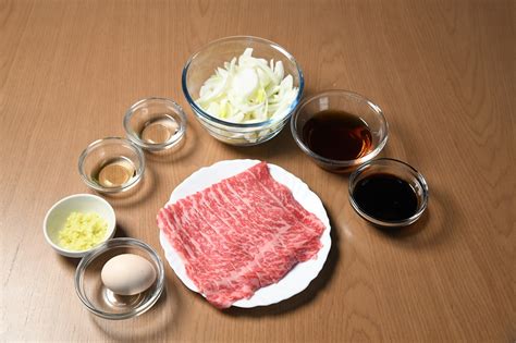 識煮食譜｜星級大廚蔣怡教煮日式牛丼配溫泉蛋 風味地道富肉香
