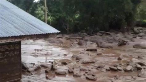 DETIK DETIK Galodo Banjir Bandang Hantam Nagari Situjuah Kabupaten Kota Sumbar Disertai