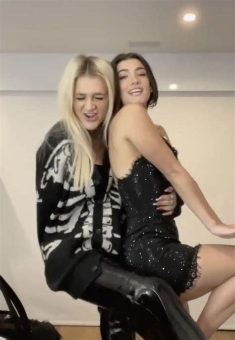 Pin Em Fvtografiew Dhasimvn Tik Tok Dance Moms Videos Dance