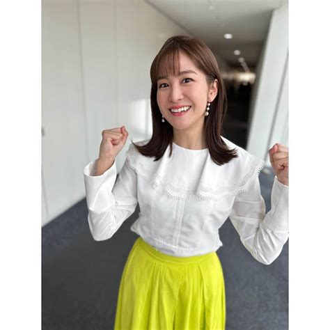 林美桜さんのインスタグラム写真 林美桜instagram「ワイドスクランブル 衣装👗 12 ブラウス・スカート Celford