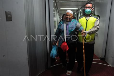 Kepulangan Kloter Pertama Haji Debarkasi Palembang ANTARA Foto