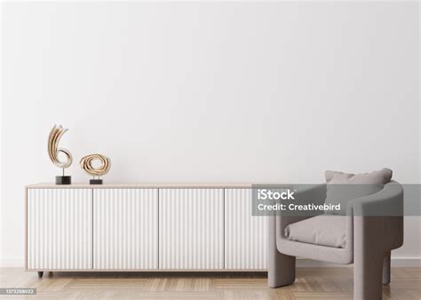 현대적인 거실의 빈 흰색 벽 현대적인 스타일로 인테리어를 모의 여유 공간 사진 텍스트 또는 다른 디자인의 공간을 복사합니다 사이드 보드 안락 의자 조각 3d 렌더링 0명에