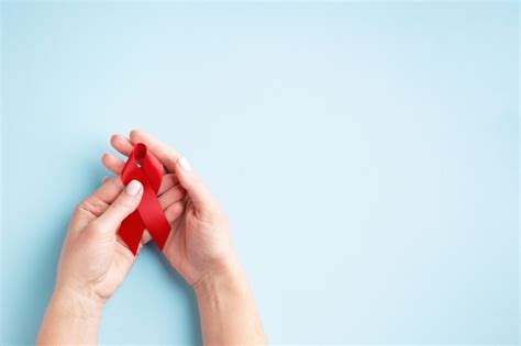 “mulheres Com Hiv Podem Engravidar Com Segurança” Explicam