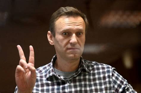 Polícia Russa Prende 67 Em Meio A Funeral De Opositor De Putin Exame
