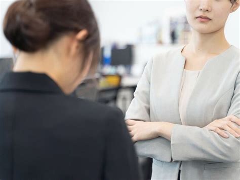 自分が、なぜか好かれていない気がする……。もしかしたらそれは言い方で相手に不快感を与えてしまっているのかもしれません。今回は「嫌われる話し方