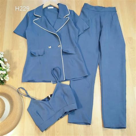 Set 3 ชิ้น เสื้อสายเดี่ยว สม้อกหลัง เสื้อสูทคลุมตัวยาว กระดุมแกะได้ แต่งกระเป๋าหลอกหน้า ทรงสวย