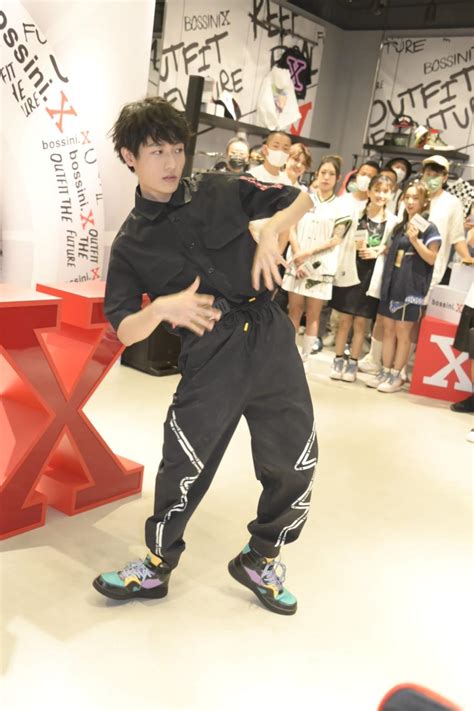 前體操王子李寧全白髮現身品牌活動 趙祥誠一首歌錄10幾日感沮喪 消費券專頁