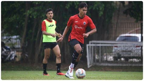 Manfaatkan Jeda Liga 1 Pemain Persija Jakarta Digembleng Latihan Fisik