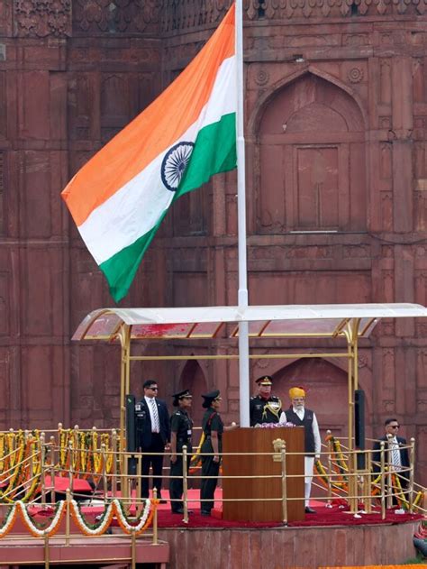 लाल किले की प्राचीर से Pm Modi का संबोधन देंखे तस्वीरें Bharat