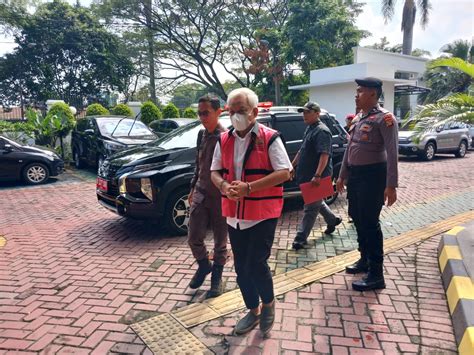 Penyerahan Tersangka Dan Barang Bukti Tahap II Terhadap 10 Orang