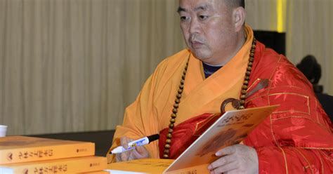 Kinas Mest Kjente Kung Fu Mester Etterforskes Etter Anklager Om Sex Og