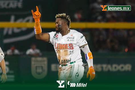 LOS CAMPEONES ARMAN HISTÓRICA INAUGURACIÓN EN EL KUKULCÁN Leones de
