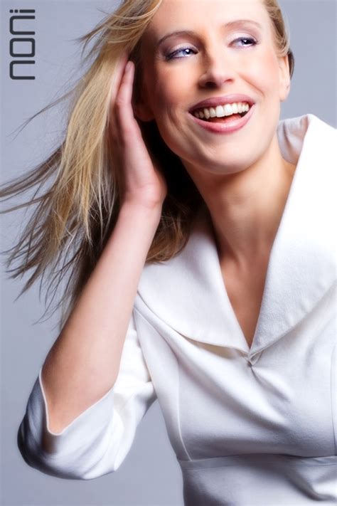 Elischeba Wilde Fotoshooting für NONI Fashion