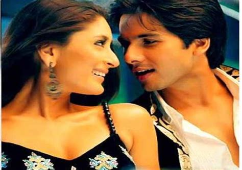 Jab We Met Shahid Kapoor And Kareena Kiss