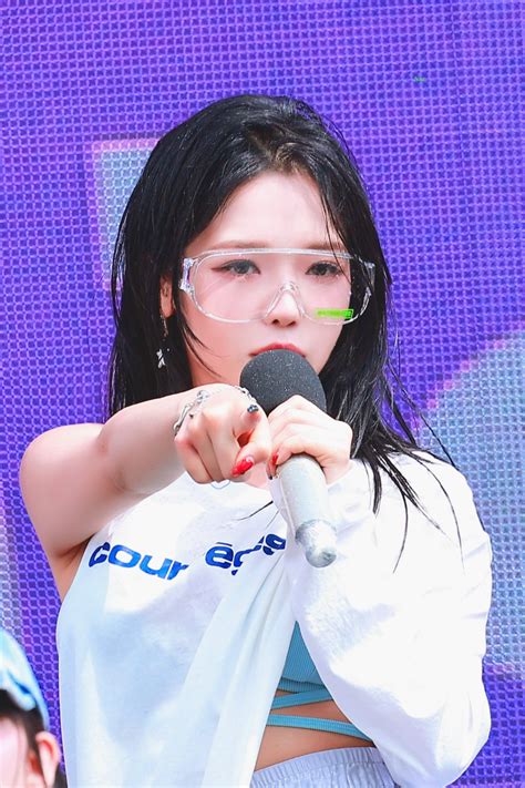 Fromis9 Community Posts 지쎈시