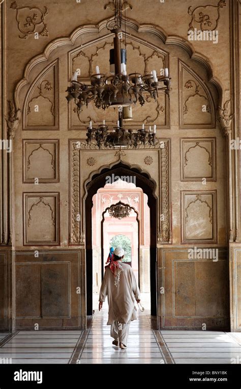 Badshahi Mosque Interior