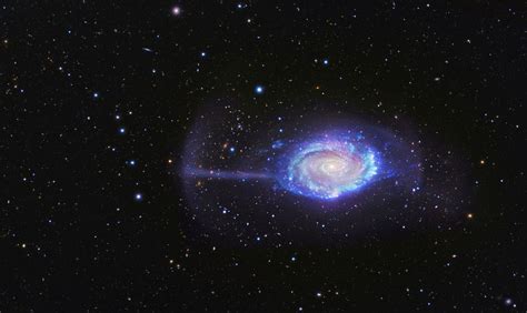 Cosmic Crumbs Reveal Umbrella Galaxy S Eating Habits Space