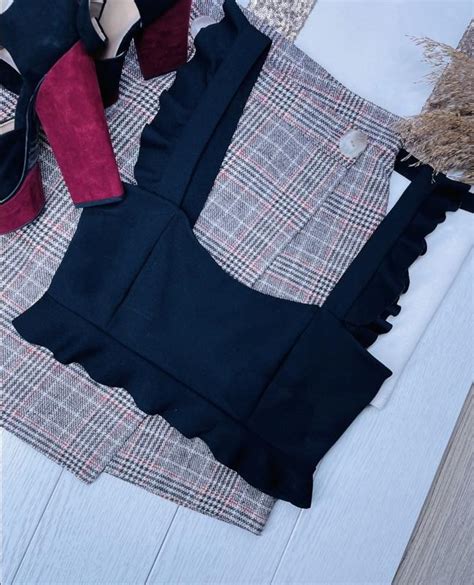 Чорна коротка блуза Zara Xs S топ зара короткий топ з рюшами — ціна 180