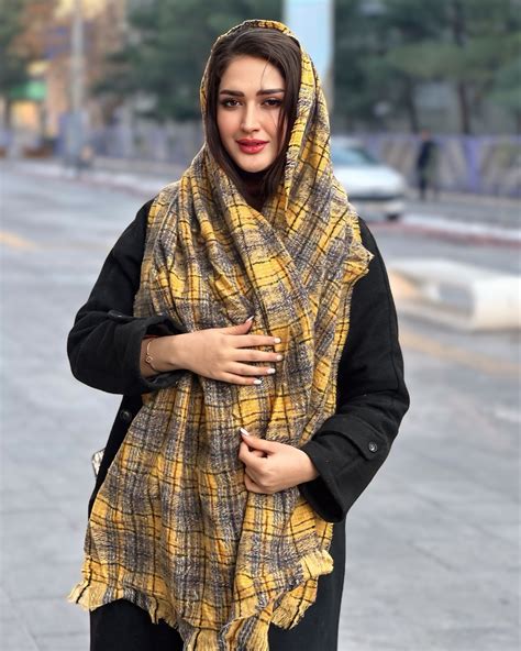 ‎نسرین اصلان پور معلم گویندگی دکلمه مدلینگ دابسمش‎ Nasrinaslanpourr