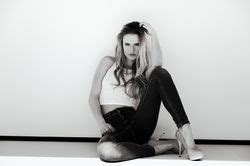 Edgy Cynthia Cremer