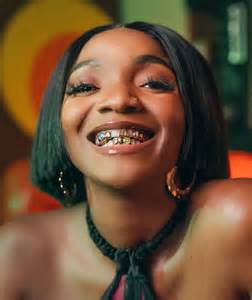 Singer Simi Flaunts New Teeth Grills P M News