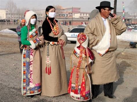 チベットのオシャレなデコレーション 風女子ときめき旅話 風の旅行社 チベット 女性 三国無双
