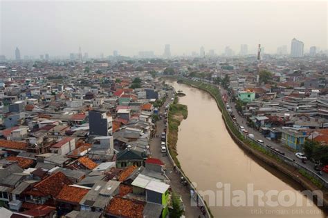 Foto Rencana Normalisasi Kali Ciliwung Sepanjang 17 Kilometer