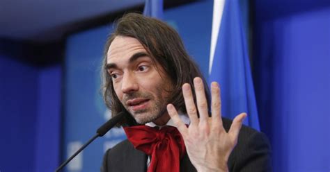 佛괴짜 수학자 파리 시장 후보 지지율 3위 집권당 2파전