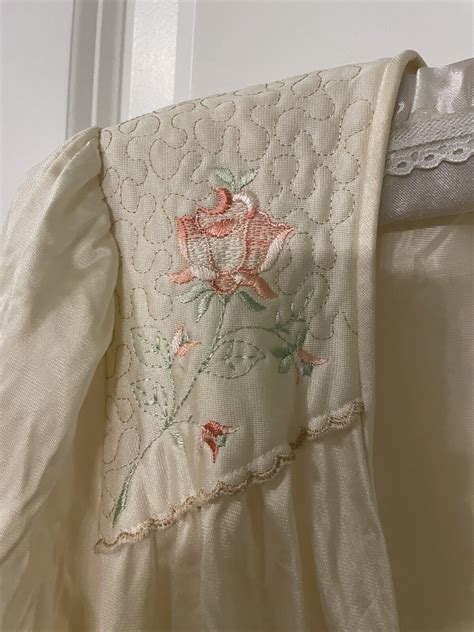 Vintage Lorraine Cream Embroideredlace Nightgown And R Gem