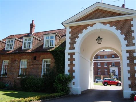 Calcot Information About The Suburb In Reading Berkshire