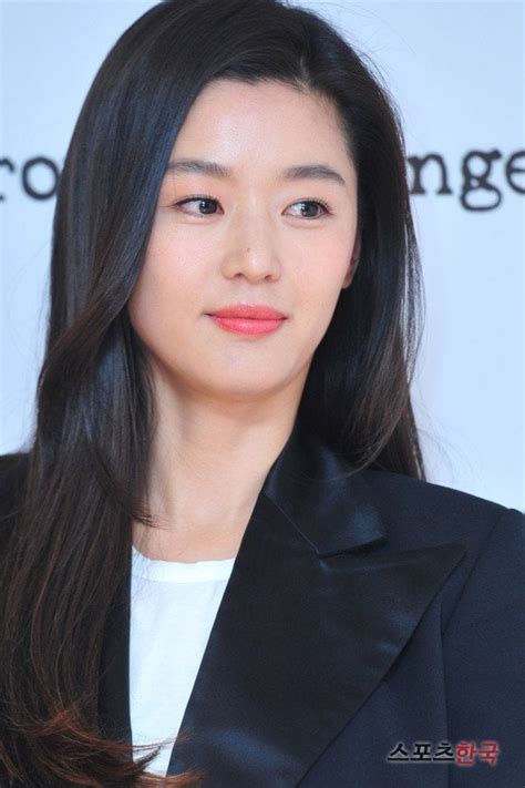 [photos] Jeon Ji Hyeons Flawless Close Up Hancinema The Korean