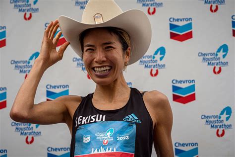 高橋尚子を上回る記録でもパリ五輪は目指さない。マラソン・新谷仁美の新アスリート思考とは Goethe