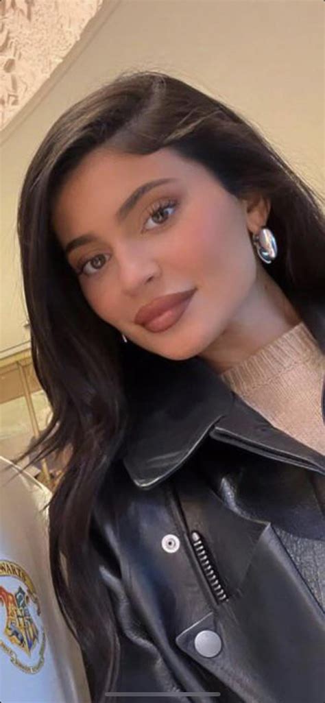 I Wanna Cum All Over Kylie Jenners Pretty Face Rjerkofftoceleb