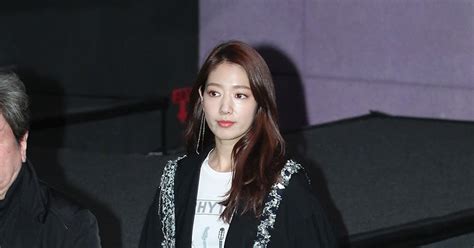 포토엔hd 박신혜 미니스커트와 롱부츠로 완성된 가을 패션침묵