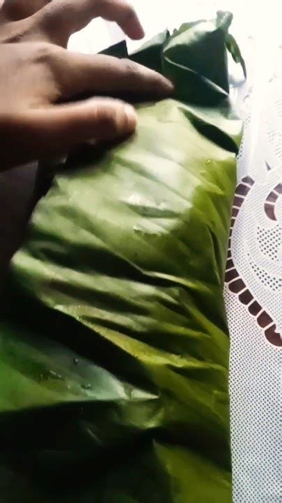 කෙසෙල් කොලෙ ඔතපු බත් එකෙ රස ඉතින් ආයෙ කියලා වැඩක් න්ඈ 🫣🥹💞 Shorts Lunch Srilanka Rice