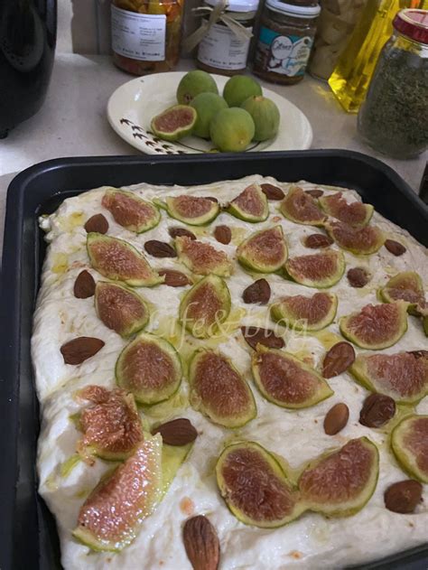 Focaccia Con Fichi E Mandorle Al Profumo Dolio Doliva Life And Blog