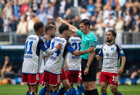 2 Fußball Bundesliga Hamburger Sv Gewinnt Stadtduell Mit Fc St Pauli