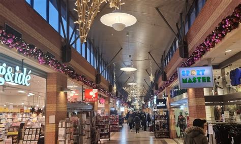 Mens Du Juleshopper Gratis Gløgg æbleskiver Og Koncerter På Nørrebro