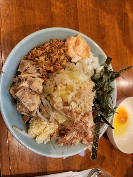 『ラーメン中汁無し 生卵・アブラ・ニンニク・ヤサイちょいマ』番町製麺のレビュー ラーメンデータベース