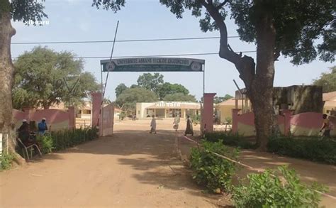 Sénégal Les étudiants de l université Assane Seck manifestent contre