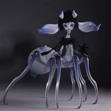 Leila Spider Basic Moon White Blank Denver Doll Emporium