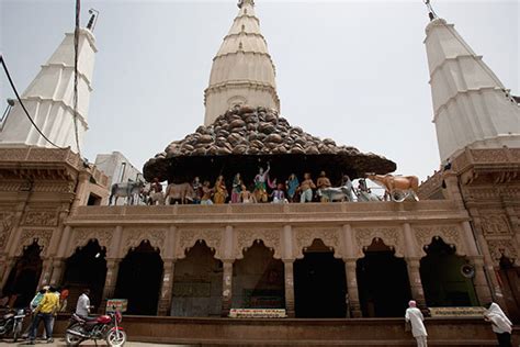 Two Arrested For Multi Crore Scam At Danghati Temple Vrindavan Today