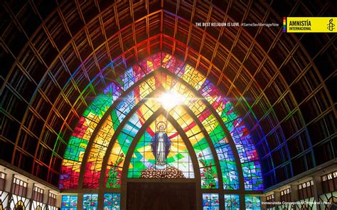 Церкви у Перу підсвітили кольорами ЛГБТ Gays Ua