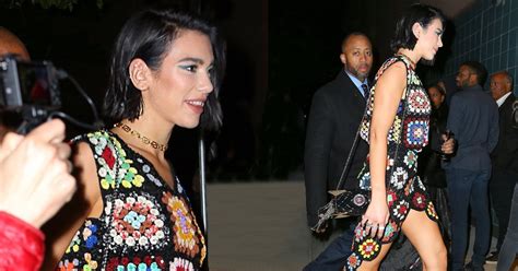 Foto Dua Lipa Rrëmben Gjithë Vëmendjen Me Fustanin Me Lule Ngjarjet
