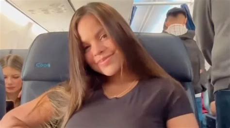 Im So Curvy I Cant Fit On A Plane Buying Two Seats Doesnt Even