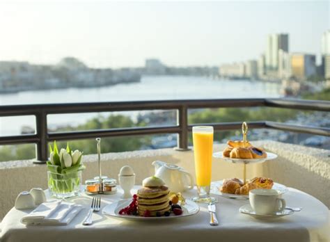 We Review Radisson Blu Hotel Dubai Deira Creek Honeycombers