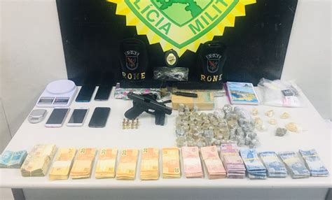 Rone Apreende Arma Munições Carregadores Drogas Dinheiro E Detém