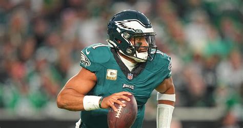 Eagles Jalen Hurts Knee Injury Trending Forward No Longer Wearing