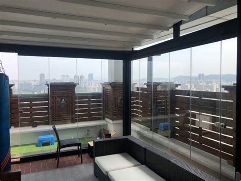 China Frameless Exterior Glass Door Sliding Glass Reception Window
